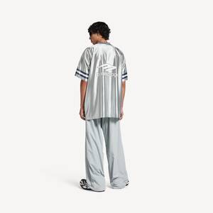 3b football v-neck t-shirt oversized