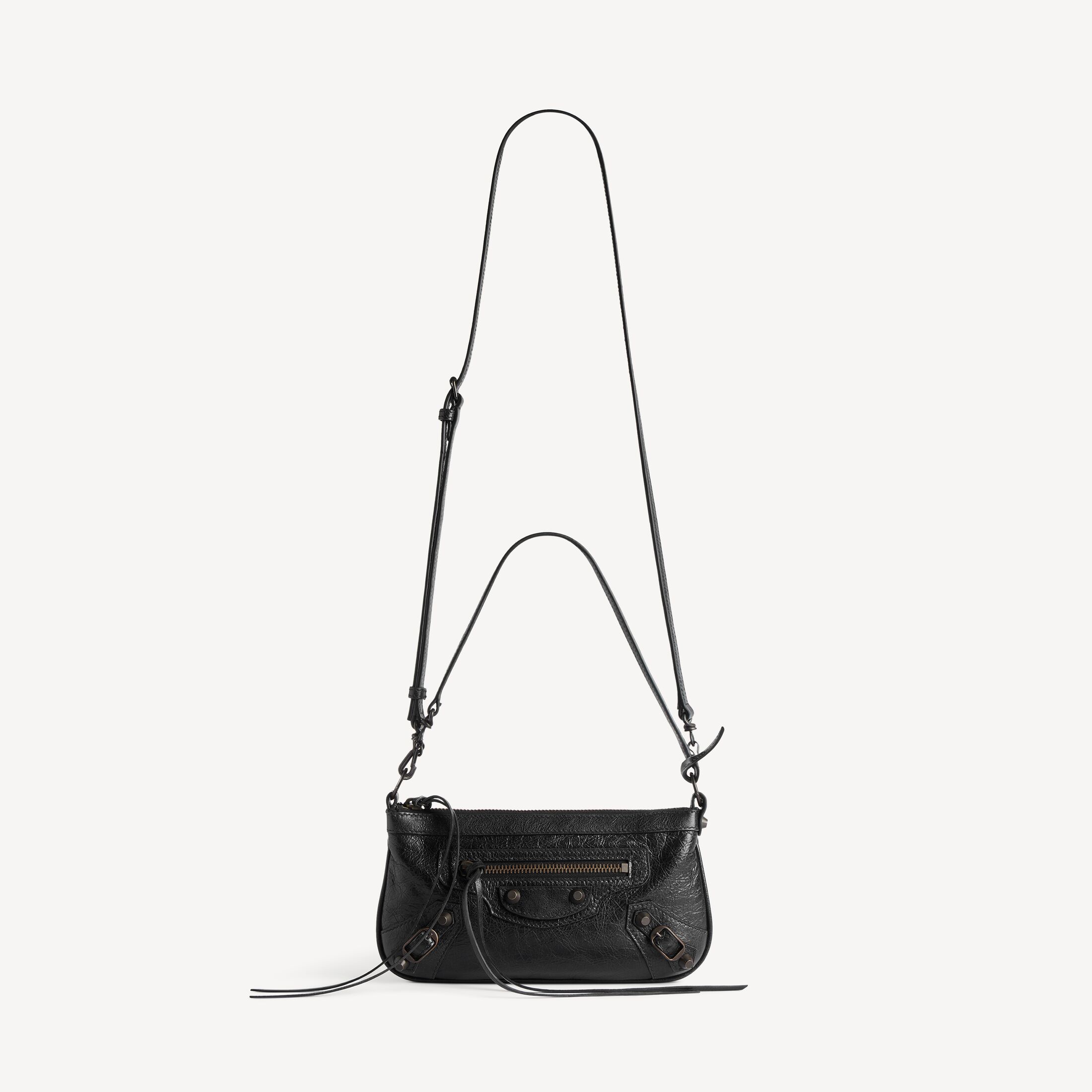Le city pouch on strap