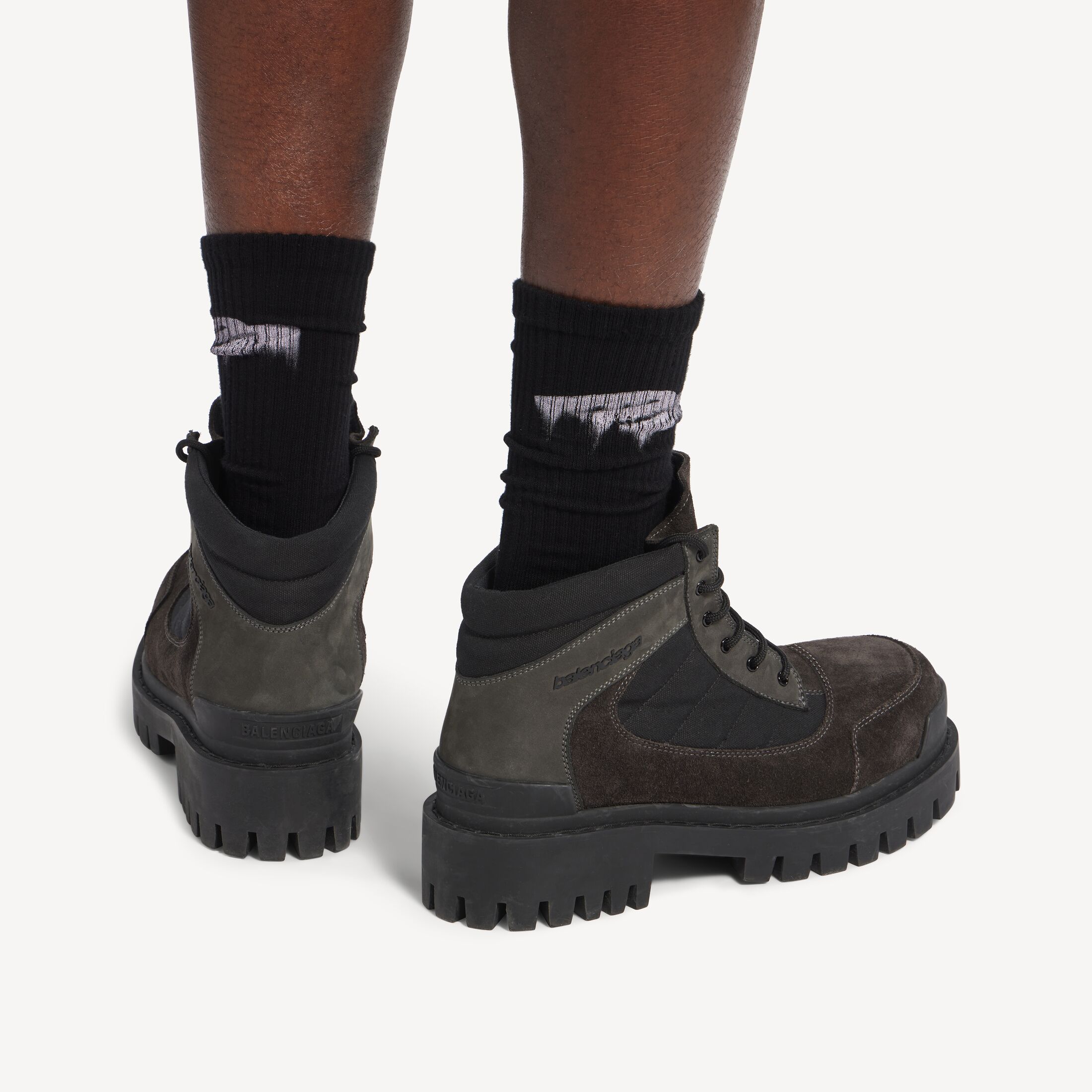 Combat strike low boot