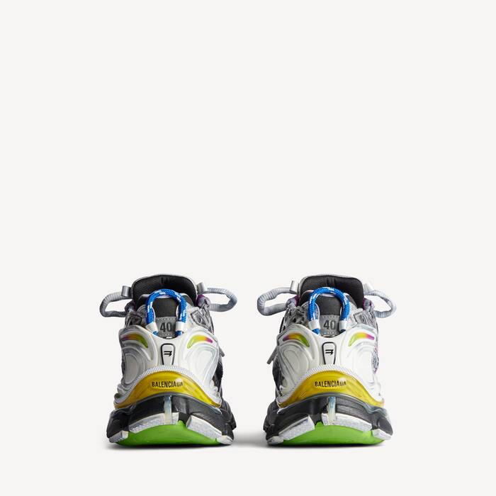 Sneaker runner