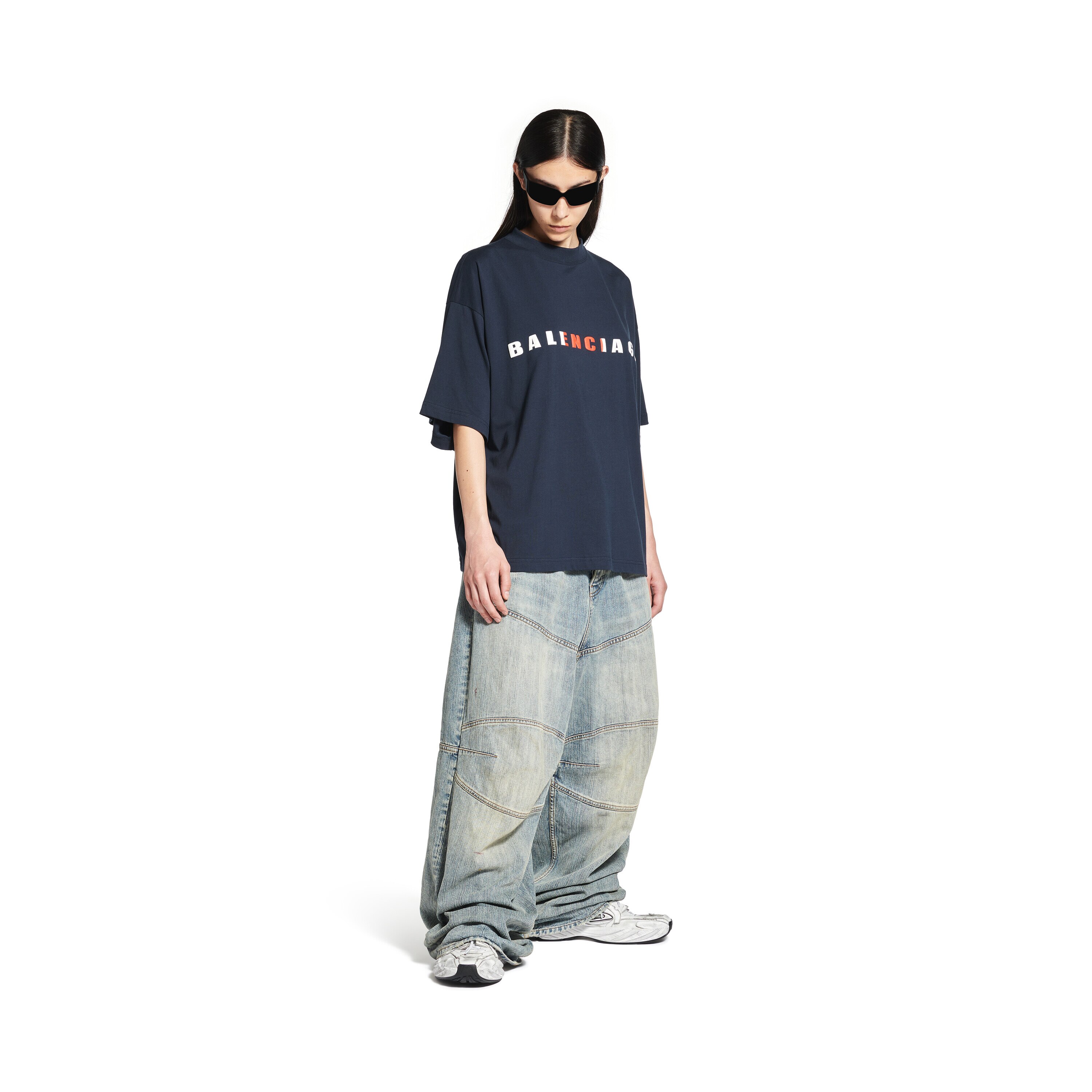 ホワイト の ウィメンズ International Cropped Tシャツ ホワイト の ウィメンズ International Cropped Tシャツ