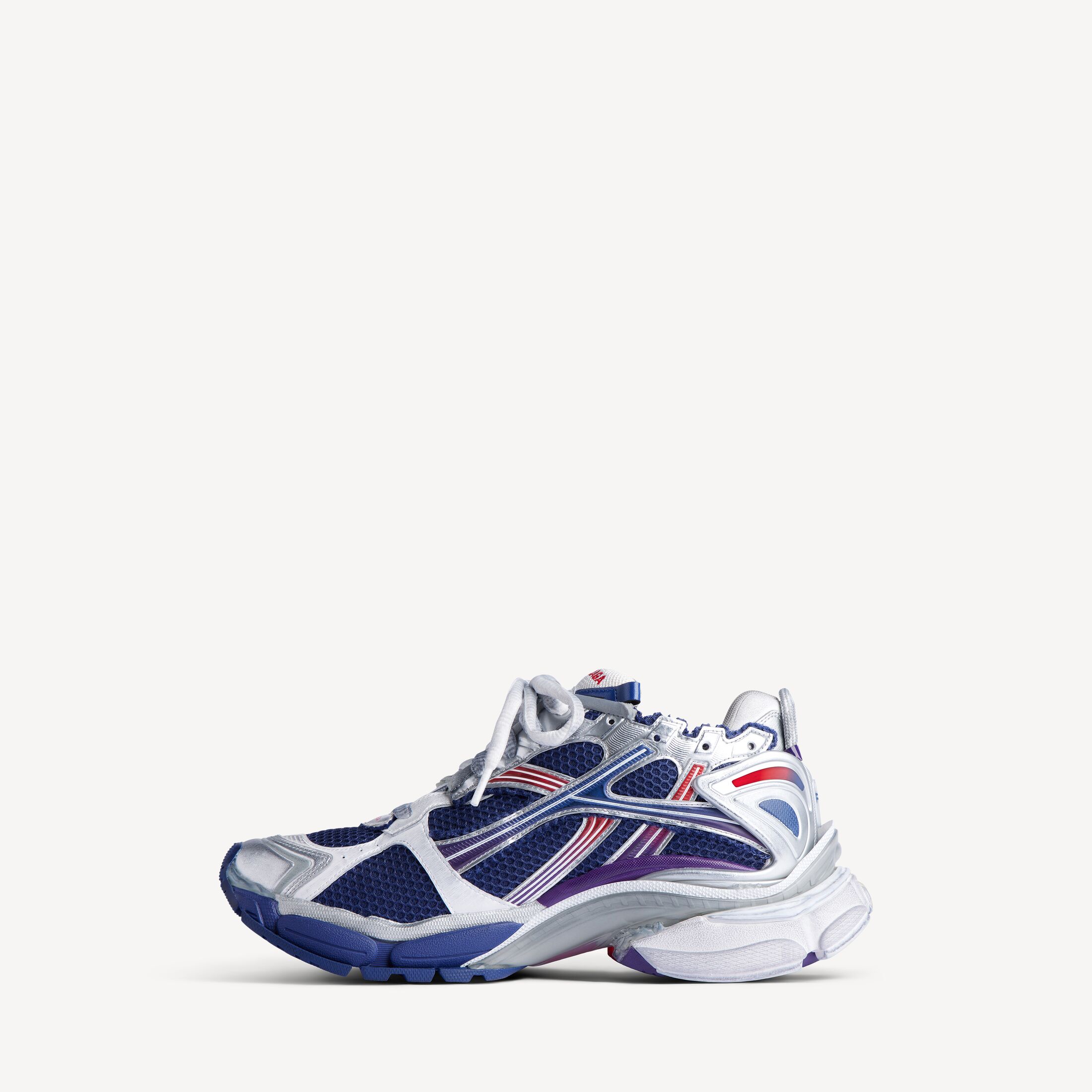 Runner gradient sneaker